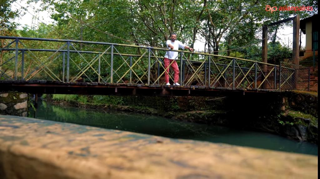 Suniel Shetty's 17-Years-Old Khandala House Boasts Earthy Interiors And ...