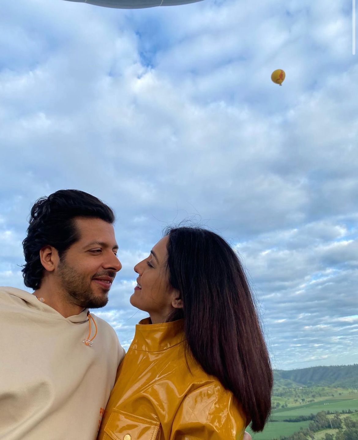 Neeti Mohan And Nihaar Pandya Complete 3 Years Of Marital Bliss, He ...