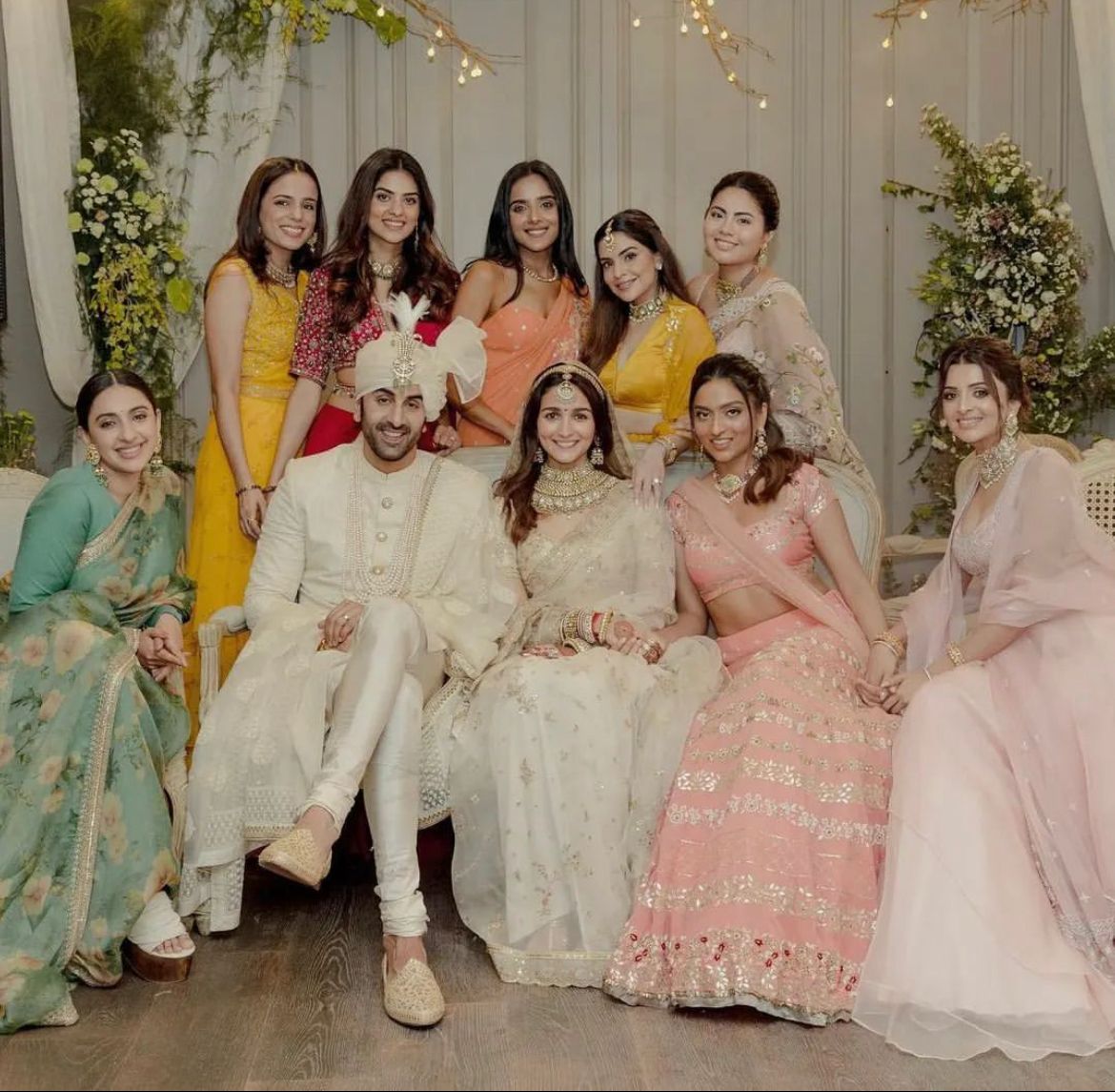Alia Bhatt Flaunts Her 'Sindoor' And Infinity 'Mangalsutra' As She ...