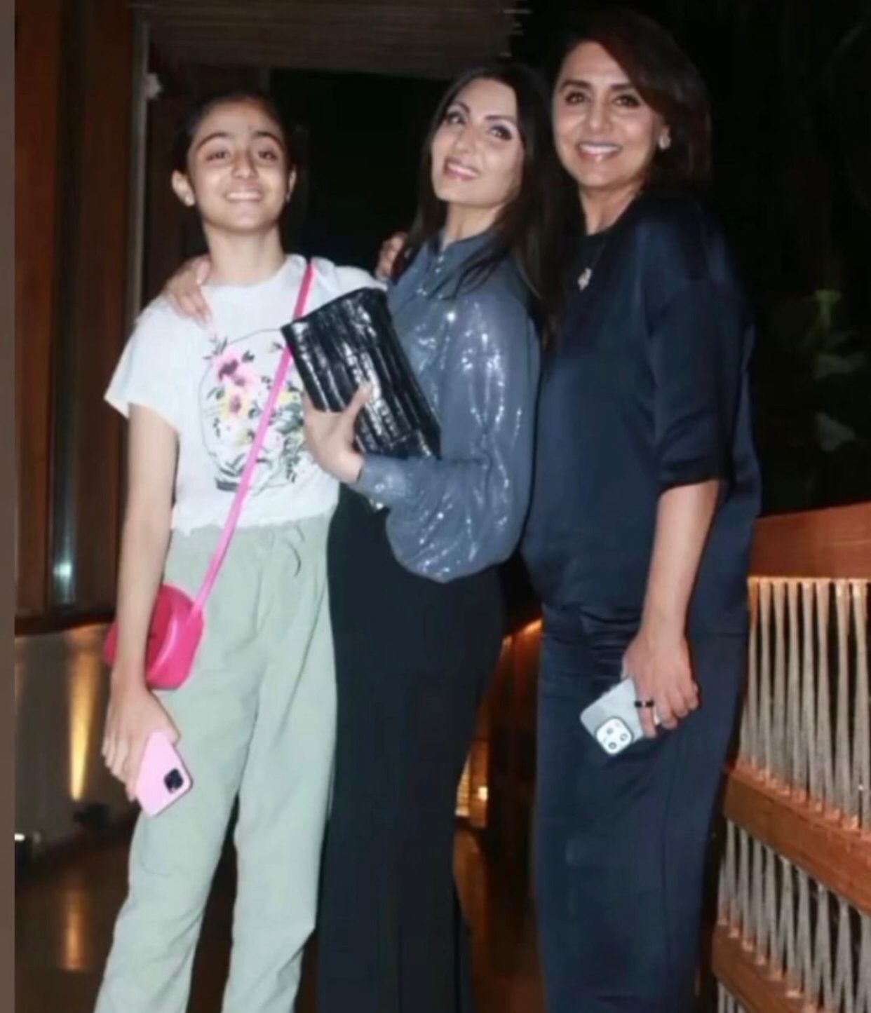 Riddhima Kapoor Gets Embarrassed As Daughter, Samara Acts Excited In ...