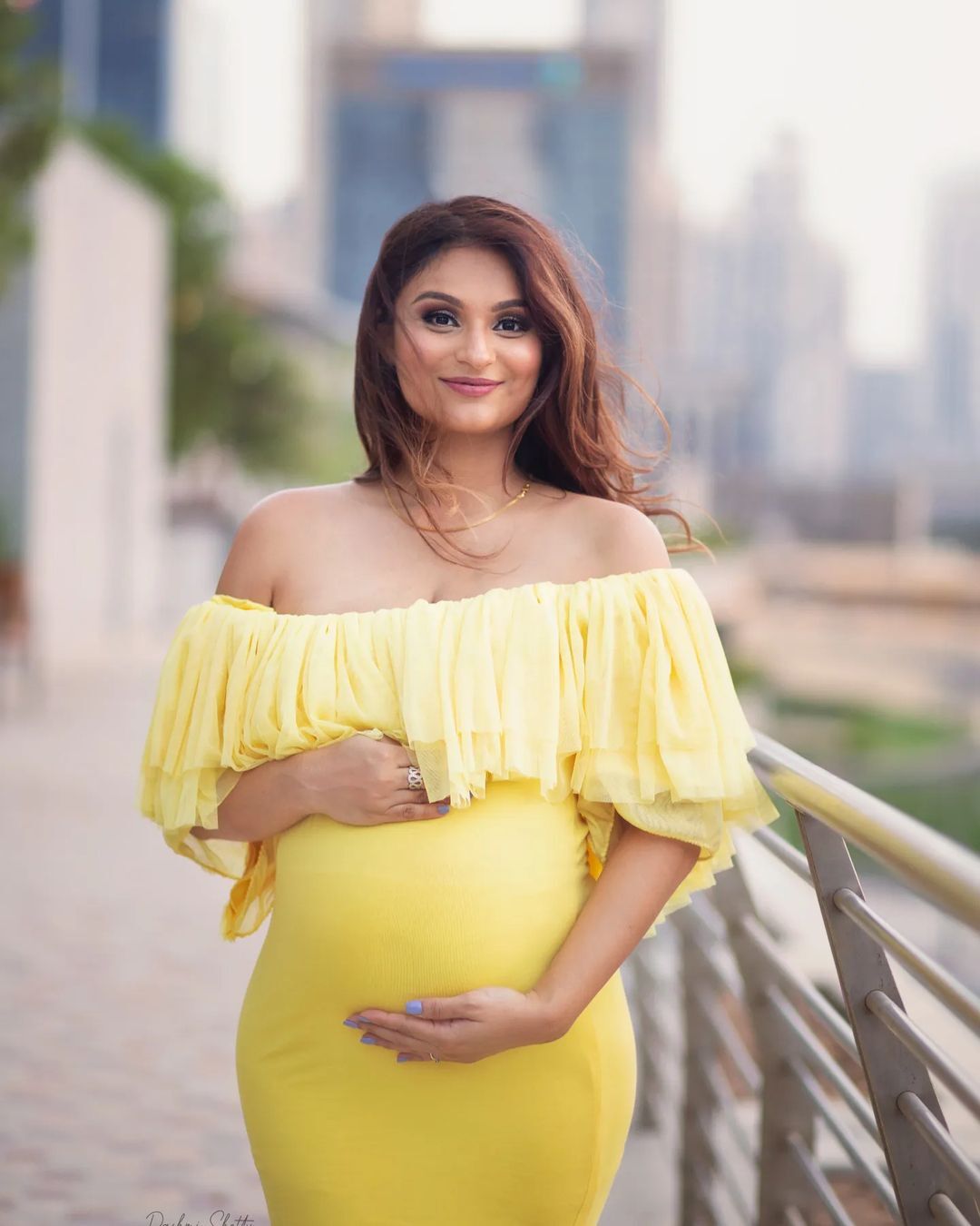Dimpy Ganguly Flaunts Her Full-Grown Baby Bump In A Red Pleated Dress ...
