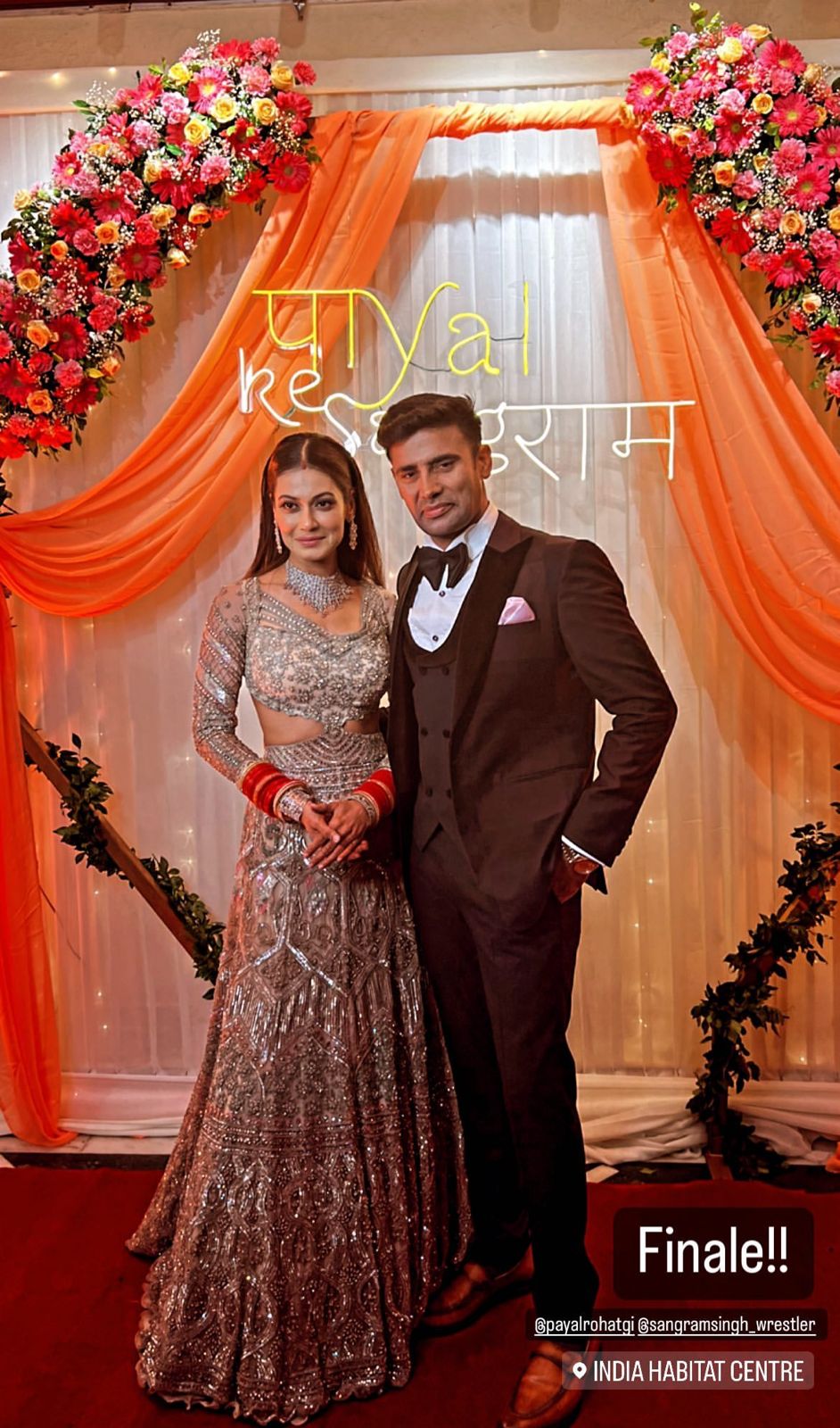 Payal Rohatgi-Sangram Singh's Reception: She Dazzles In A Shimmery Gown ...
