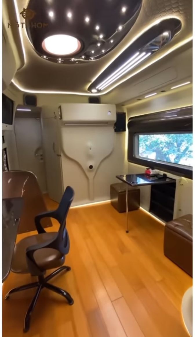 Shilpa Shetty Kundra's Luxurious Vanity Van Features Classy Interiors ...