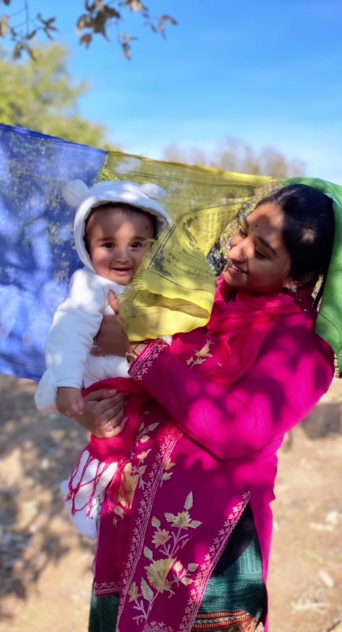 Mohena Kumari Climbs Hills With Hubby, Suyesh And Son, He Carries Baby ...