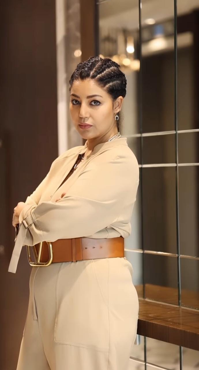 Debina Bonnerjee Shares A Transition Video Of Herself, Later Plays With ...