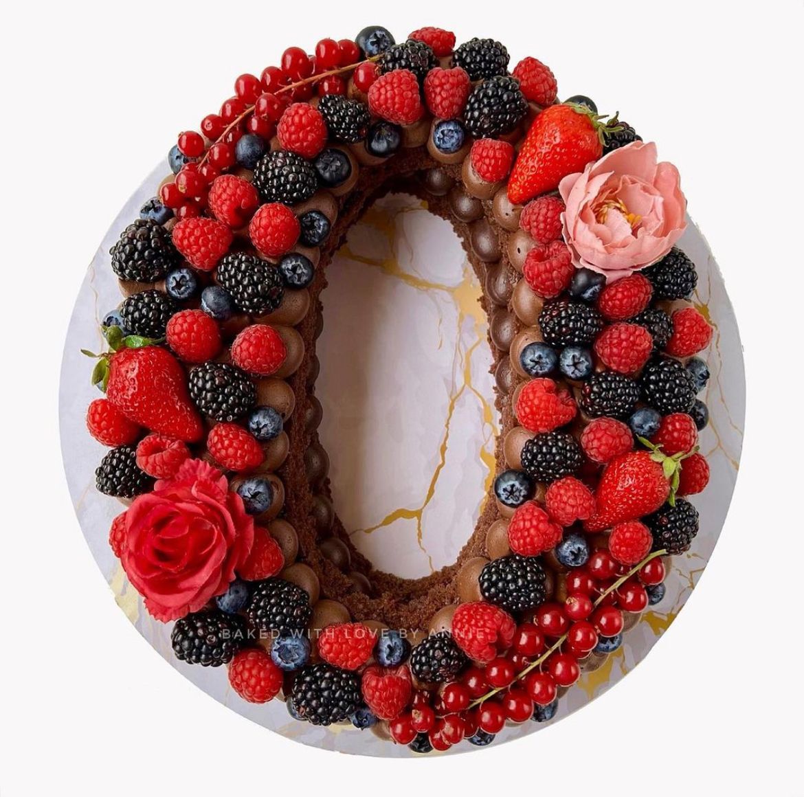 Raha's Mom, Alia Bhatt Cuts Unique Fresh Berries Cakes On 30th Bday ...