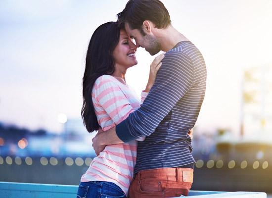 7 Surprising Reasons That Will Make You Hug Your Partner Right Now