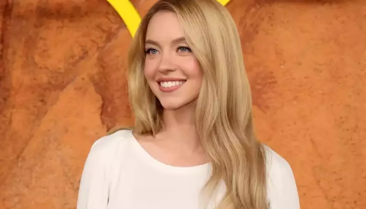 Sydney Sweeney Appears To Respond To Nude Ad Backlash With Surprising