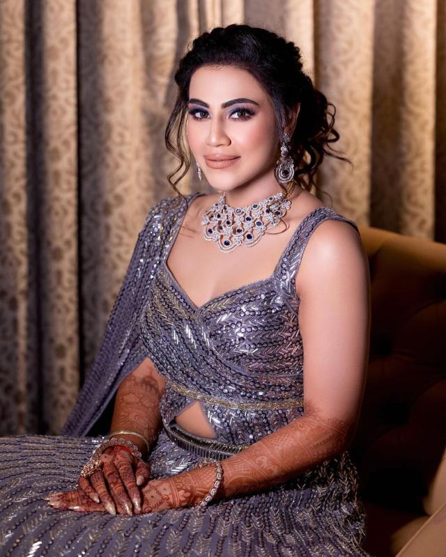 20 Brides In Unique Shades Of Silver And Grey